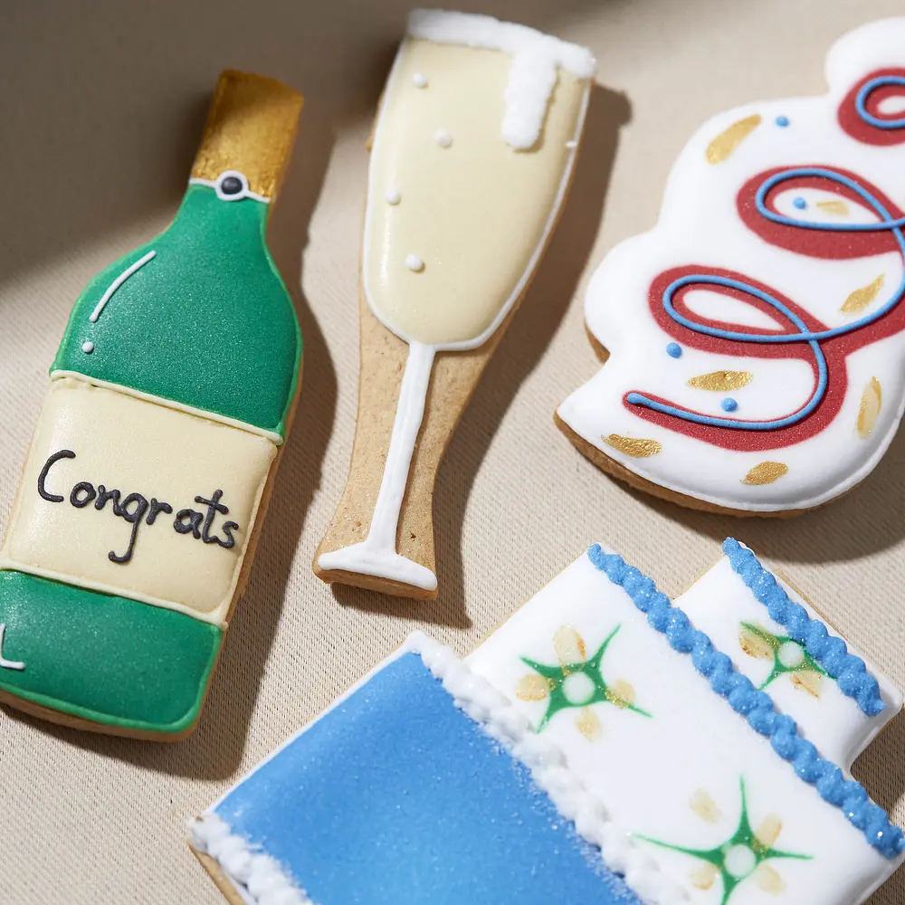 The Letterbox Congratulations Biscuits by Biscuiteers | Letterbox Gifts ...
