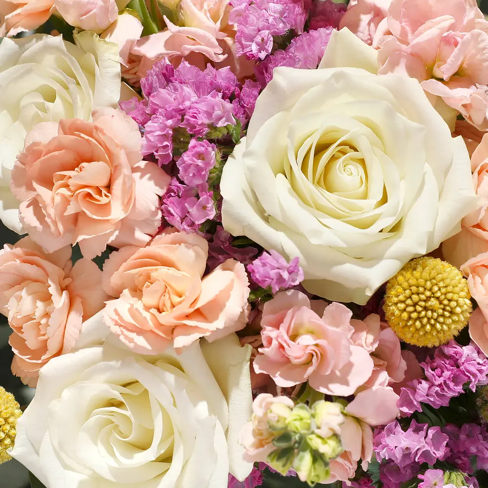 Yara | Handgebundener Blumenstrauß | Bloom & Wild