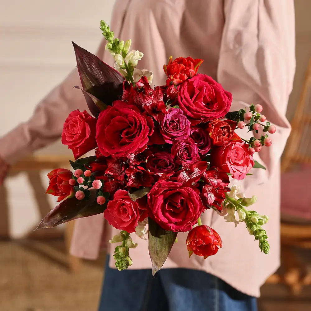 The Avelina | Hand-tied flowers | Bloom & Wild