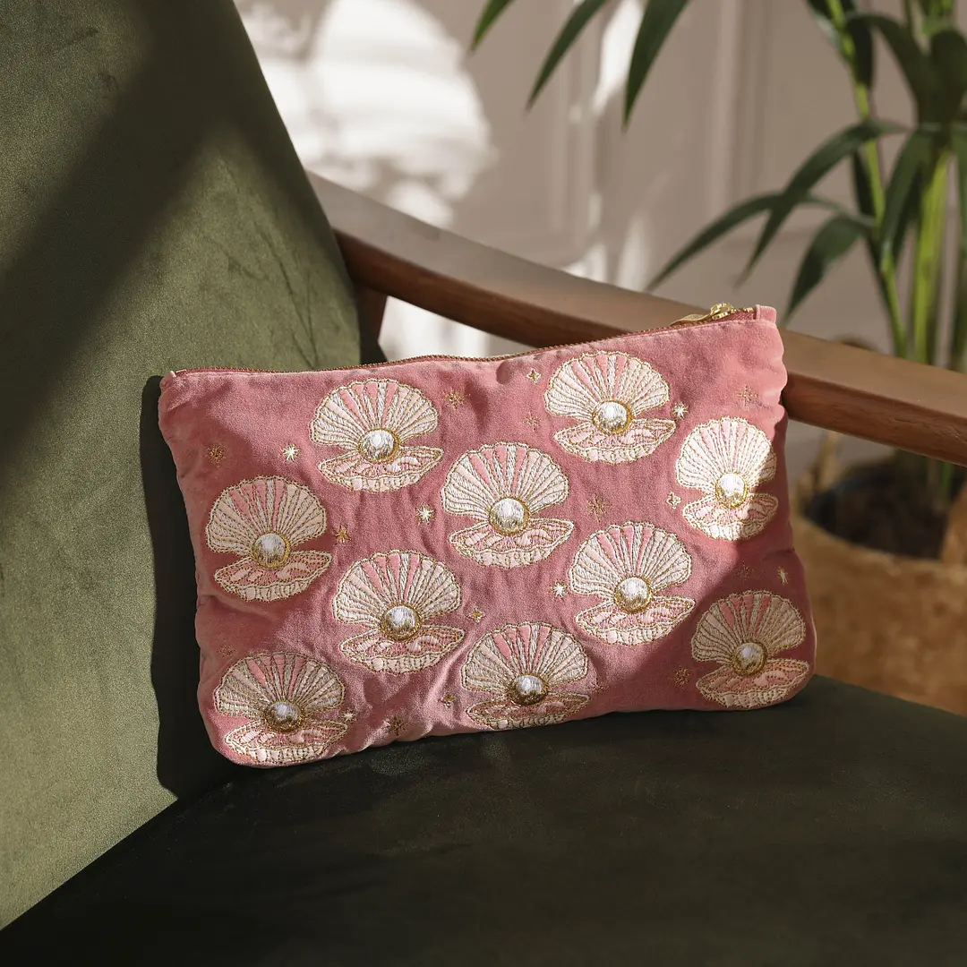 The Gift Edit | Gift Ideas | Bloom & Wild Gift Delivery